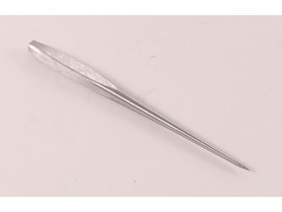 【商品説明】ウナギ屋さん定番品【仕様】●サイズ：全長150mm●材質：18−0ステンレス●生産地：燕三条【備考】※メーカーの都合により、パッケージ・仕様等は予告なく変更になる場合がございます。【検索用キーワード】アオタアツトモ　あおたあつと...
