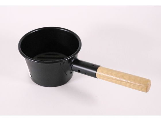 【商品説明】木柄なので握りやすく熱くなりにくい【仕様】●サイズ：外径φ180×190mm●材質：鉄　柄：天然木●生産地：日本【備考】※メーカーの都合により、パッケージ・仕様等は予告なく変更になる場合がございます。【検索用キーワード】ヒキモト...