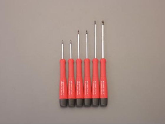【仕様】●メーカー…PBSWISSTOOLS●型番…PB8640●サイズ…1．2・1．5・1．8・2．0・2．5・3．5mm●軸長…40〜80mm●全長…133〜173mm●6本組●スタンド付●濡れた手で握っても滑りにくい●オイル・ガソリン...