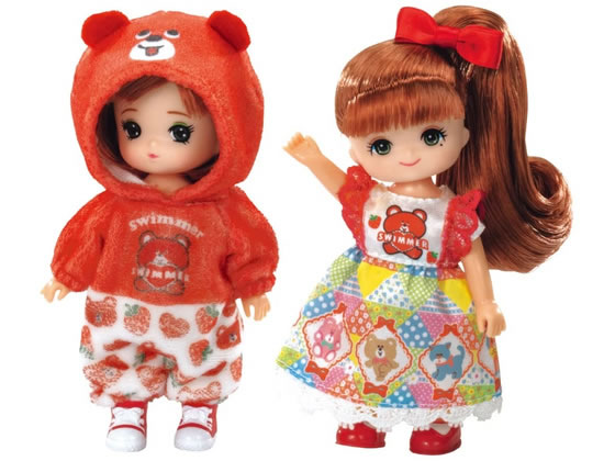 【商品説明】雑貨ブランド「SWIMMER」とコラボレーションしたミキちゃんとマキちゃんのセットが登場！SWIMMERのマスコット「スイクマ」デザインのロンパースを着たミキちゃんと、かわいいワンピースを着たマキちゃんのセットです。それぞれクツ...