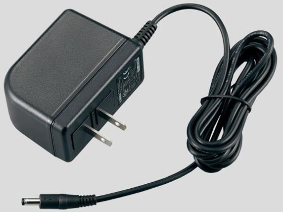 【仕様】●電力：24W●100V〜240V●12V　2．0A●プラグ形状：PL03B●プラグ極性：センタープラス●プラグ（外径×内径×ピン長）：5．5×2．1×9．5mm●本体サイズ：72．7×53×35．7mm●コード長：1．8m●適応規...