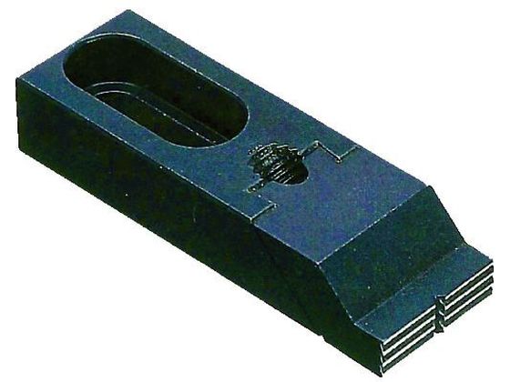 【商品説明】●薄物板のクランプに使用します。【仕様】●型番：TC-1CS●長さ（mm）：74●適合ボルト：M8●幅（mm）：25●高さ（mm）：16●口高（mm）：8．5●平面用（切削面）●スチール（S45C）●処理：焼き入れ（HRC38）...