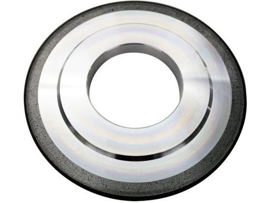 【商品説明】●平面研削、円筒研削用CBNレジンボンドホイールです。●砥粒の保持力が高い為、安定した切れ味が得られます。●高弾性率ボンドの採用により、砥粒の沈み込みが少なく切れ味が優れています。●角持重視スペックも用意しています。【仕様】●型...