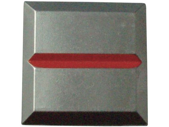 【商品説明】●測量標識のポイントに使用します。●貼付式です。【仕様】●型番：TCL-2●入数：5枚●縦（mm）：50　●横（mm）：50　●厚さ（mm）：5●貼付式●プレート部：アルミダイカスト【備考】※メーカーの都合により、パッケージ・仕...