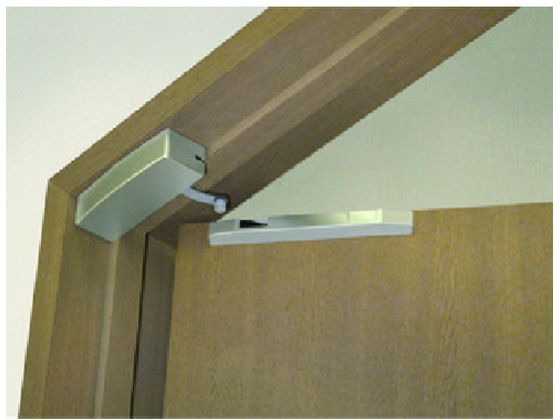 【商品説明】●ブレーキ機能により扉がゆっくり自動で閉まるので、「バタン」という衝突音が小さくなり、防音対策に効果的です。●引き込み機能をOFF操作にすれば、扉を常にフリーの状態で使用できます。●左右勝手の組み替え変更可能です。●扉の跳ね返り...