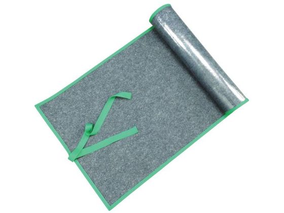 【商品説明】●耐油性、防水性に優れ、床などを傷つけにくくします。【仕様】●型番：TPM-1010●幅（m）：1　●長さ（m）：1　●色：グレー　●厚さ（mm）：1．6●ポリエチレン、ポリエステル【備考】※メーカーの都合により、パッケージ・仕...