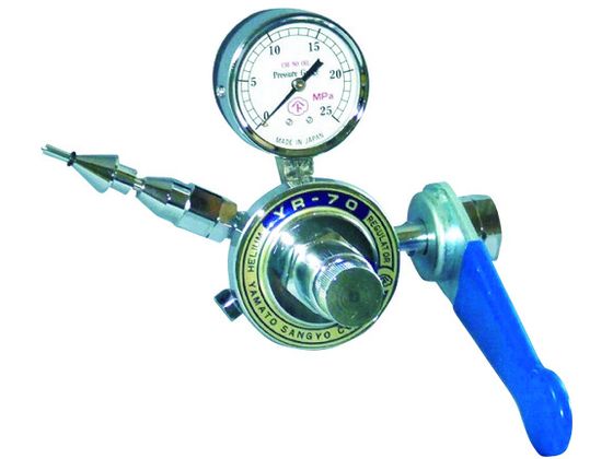 【仕様】●型番：YR70PP-22-13●入口接続：W21−14山（左）袋ナット　●流体：ヘリウムガス　●出口接続：ノズル（プッシュバルブ）●1次側使用圧力：2〜15MPa　●2次側使用圧力：0．5±0．1MPa●本体：真鍮【備考】※メーカ...