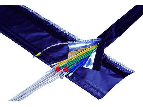 【商品説明】●電磁波ノイズ対策用としてシールド効果の高いアルミ箔を使用したマジックチューブです。●マジックテープによる嵌合のため工具なしで簡単に着脱できます。●鉄道車両用材料燃焼試験に合格しています。（車材燃試・緩燃性）●RoHS指令適合製...
