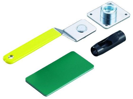 【商品説明】●ポリカーボネート樹脂製で品質の劣化が少なく軽量で強く取り付け簡単です。●接続ピンを外すことにより、自在の位置にハトメ打ちができます。【仕様】●型番：THP-JH10●入数：1S●適用ハトメサイズ（mm）：10 ●使用可能厚さ（...