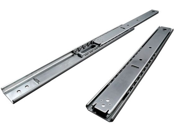 【商品説明】●ボールベアリングを採用した精密スライドレールです。●全開時ロックが掛かるタイプです。【仕様】●型番：C203−18L●幅（mm）：9．5　●高さ（mm）：35．3　●長さ（mm）：457．2　●移動距離（mm）：330　●定格...