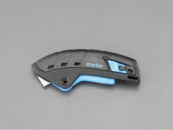 【仕様】●用途：包装資材や段ボール箱等の開梱用カッター●材質：刃：スチール、本体：プラスチック●全長：140mm●刃幅：18．5mm●刃厚：0．4mm●刃長：26mm●カット長：11mm（カットできる幅）●サイズ：48×17×140（L）m...