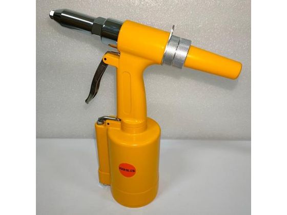 【仕様】●リベットセット能力（アルミ・スチール・ステンレス）：2．4・3．2・4．0・4．8mm用●ストローク：14mm●エアー消費量：225L／min●使用圧力：0．62MPa●吸入口：1／4”PT●全長：273mm●重量：1．5kg●プ...