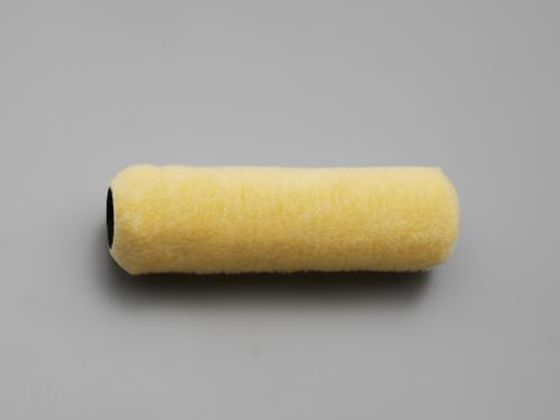 【仕様】●毛材質：ポリエステル●スムーズに塗装でき、ほつれにくいです。●毛幅：100mm●毛丈：13mm●溶剤（シンナーなど）への耐性有り●表面処理：セミラフ（粗目）●サイディングやコンクリートに最適【備考】※メーカーの都合により、パッケー...