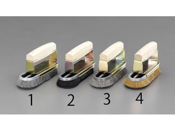 【仕様】●ハンドル材質：木柄●サイズ：135×60×80（H）mm●ブラシサイズ：40×130mm●ハンドル長：98mm●仕様：3行●毛丈：15mm●線径：0．15mm●重量：225g●ブラシ材質：ステンレス【備考】※メーカーの都合により、...