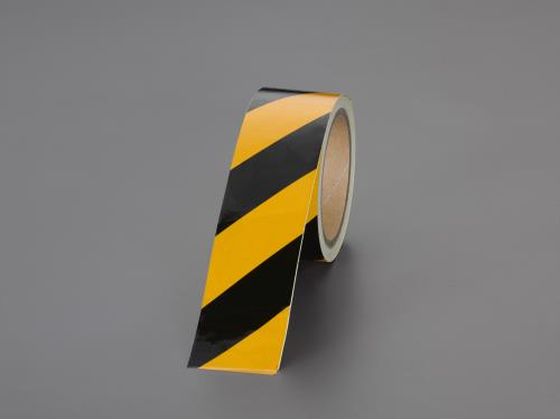 【仕様】●幅：50mm●長さ：10m●厚み：0．12mm●材質：基材：PET粘着剤：アクリル系●反射タイプ●屋外対応【備考】※メーカーの都合により、パッケージ・仕様等は予告なく変更になる場合がございます。【検索用キーワード】エスコ　ESCO...