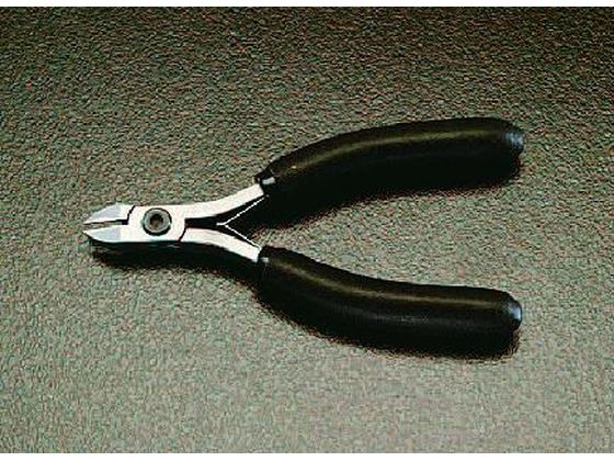 【仕様】●全長：120mm●刃硬度：HRC63〜65●切断能力（銅線）：0．2〜1．5mm●切断形状：セミフラッシュ（多少の切断跡が残るが、刃に耐久性があります）●ばね付●ラージオーバル【備考】※メーカーの都合により、パッケージ・仕様等は予...