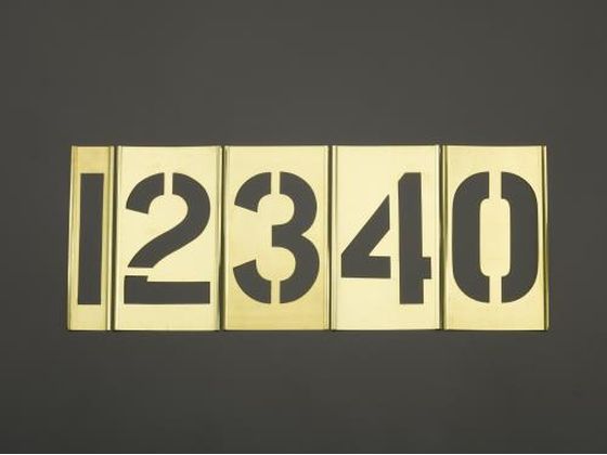 【仕様】●［セット内容］：数字（1〜0）：10枚0・ダッシュ・ピリオド：各1枚スペース：2枚（合計：15枚）●材質：真鍮●インクはEA762−3、ローラー・ブラシはEA762−1・−2をご使用下さい。●1字1字単独で使用でき、数枚つなげて使...