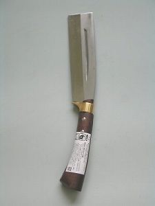 【中古】五十嵐刃物工業 鋼典 鋼付 最高級鞘鉈 鍔付 コブ柄 (片刃) 180mm C-21【メーカー名】五十嵐刃物工業【メーカー型番】C-21【ブランド名】五十嵐刃物工業【商品説明】五十嵐刃物工業 鋼典 鋼付 最高級鞘鉈 鍔付 コブ柄 (...