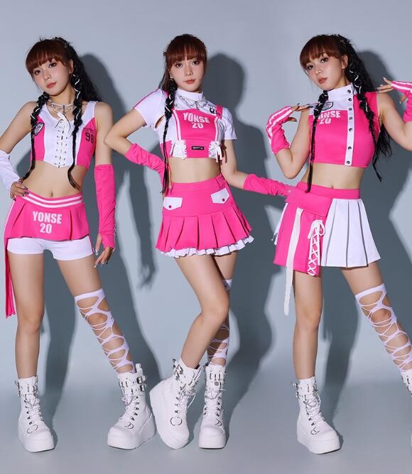 ■ 商品説明大人女性向けのジャズダンス衣装です。チアガール風デザインで、ミニスカートと袖なしシャツのセット。KPOPやヒップホップ、忘年会の舞台演出にもおすすめ。■ カラーローズピンク（写真色）■ 素材ポリエステル■ サイズS?XL（詳細は...