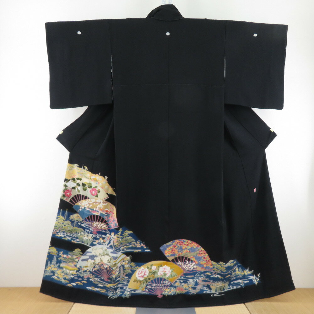 商品コードki6914nB アイテム黒留袖 ブランド本加賀友禅 対象レディース カラー ブラック 生産国日本製 品質表示正絹 サイズ 身丈(肩から)：160cm裄丈：67cm袖丈：48cm前幅：25cm後幅：30cm 保証期間初期不良（到着...