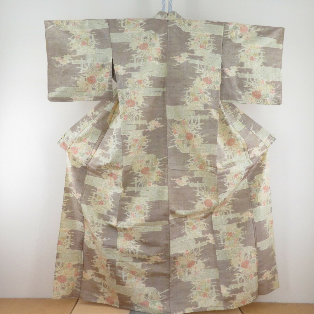 商品コードec12649 アイテム紬 着物 対象レディース カラー グレー x イエロー 品質表示正絹 サイズ 身丈(肩から)：161cm裄丈：65cm袖丈：45cm前幅：24cm後幅：23cm 保証期間初期不良（到着から1週間）のみ 商品...