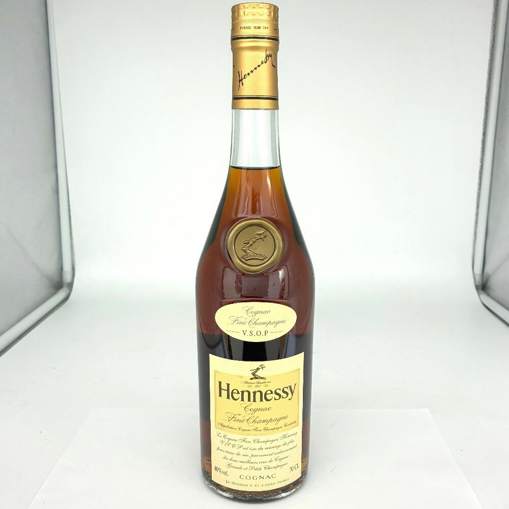 商品コードcf10900 アイテムブランデー ブランドHennessy (ヘネシー) サイズ 液体容量700ml アルコール度数40％ 保証期間初期不良（到着から1週間）のみ 商品状態 状態ランク S：未着用品・未使用品 全体 ボトル ラベ...