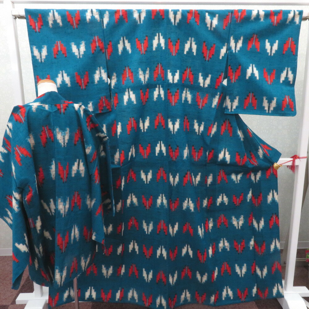 商品コードki8895AB アイテムウール着物 対象レディース カラー ブルー系 x 赤 白 品質表示ウール サイズ 身丈(肩から)：165cm裄丈：66.2cm袖丈：53cm前幅：26cm後幅：30.3cm 保証期間初期不良（到着から1週...