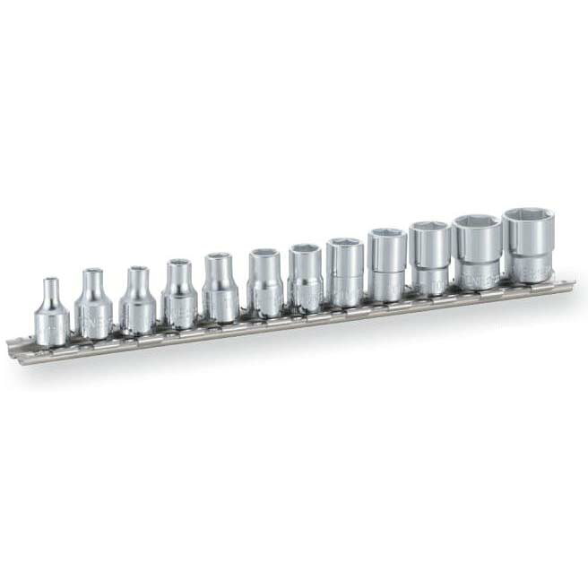 TONE(トネ)の一覧はこちら●差込角6.35mm(1/4inch)●6角●インチ●Multiple●ボルト・ナットの締付け・緩め作業用。●ソケットの取り外しが容易なアルミタイプのソケットホルダで作業効率がアップします。ねじ穴付きで壁掛けや...