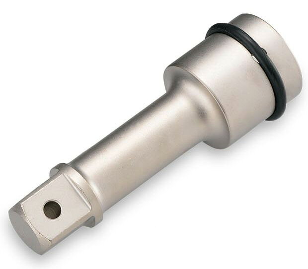 TONE(トネ)の一覧はこちら●差込角25.4mm(1inch)●出力角25.4mm(1inch)●差込角(ピン&Oリング)●構造用鋼●インパクトレンチが操作しにくい時ソケットを延長。●深くて狭い箇所の作業など、ハンドルが操作しにくい時、ソ...