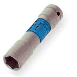 TONE(トネ)の一覧はこちら●差込角12.7mm(1/2inch)●二面幅17mm●6角●二面幅17mm●構造用鋼●足回り用。自動車用ホイールナットの締付け・緩め作業専用。●自動車用ホイールナットの着脱に適した薄形形状のソケットです。ゴム...