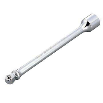 TONE(トネ)の一覧はこちら●差込角9.5mm(3/8inch)●出力角9.5mm(3/8inch)●差込角●構造用鋼●ラチェットハンドルに装着しソケット長を延長。●首振りタイプのエクステンションバーは深くて狭い個所の作業など、ハンドルが...