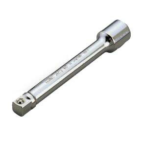 TONE(トネ)の一覧はこちら●差込角12.7mm(1/2inch)●出力角12.7mm(1/2inch)●差込角●構造用鋼●ラチェットハンドルに装着しソケット長を延長。●深くて狭い箇所の作業など、ハンドルが操作しにくい時、ソケットを延長さ...