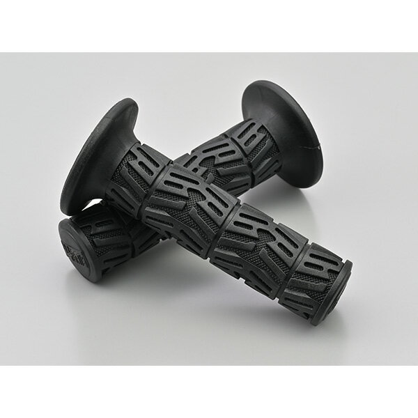 DAYTONA(デイトナ)の一覧はこちらほどよい握り心地のシングルラバー。ラリー（アドベンチャー）タイプにおすすめです。・カラー：ブラック　・材質：スタンダードラバー　・エンド非貫通・長さ：125mm　・内径（左右）：22/25mmJANC...