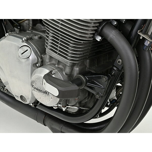 DAYTONA(デイトナ)の一覧はこちら樹脂製パッドが転倒時のダメージを吸収し、マシンへのダメージを緩和。流線形パッドとアルミプレートの組み合わせで機能とドレスアップ効果を両立します。【 意匠登録 No.D1762940 】【注意】※本商品...