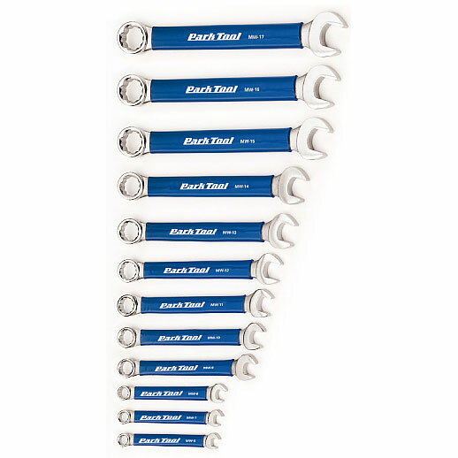 ParkTool(パークツール)の一覧はこちらスパナ×メガネのコンビネーションレンチセット。樹脂のディッピングを施し、手になじみやすい仕様です。16/17mmも加わり、さらにラインナップが充実しました。□12本組 サイズ　6/7/8/9/1...