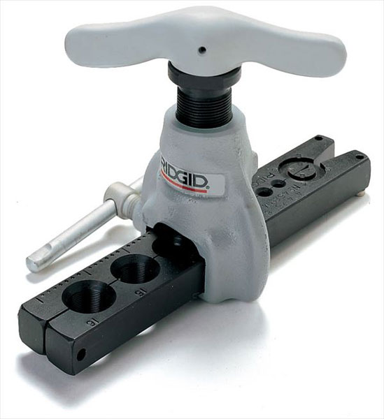 RIDGID(リジッド)の一覧はこちらアルミや軟銅などの軟質素材用です。●サイズ(mm)：4、4.75、6,8、10、12、15、16●45度SAEフレア●重量（kg）：1.6●焼入れ鋼のフレアコーンが、ニードルベアリングに偏芯して取り付け...