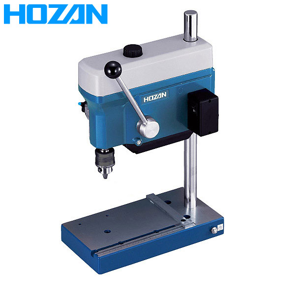HOZAN(ホーザン)の一覧はこちら 小型ポータブルデスクドリル。平行穴開け加工に便利な平行ガイドが付いています。ベルト掛け換え式3段変速切削深さ調整付(最大30mm)懐の深さは140mm。モーターは整流子モーター。アース端子付□仕様主軸回...