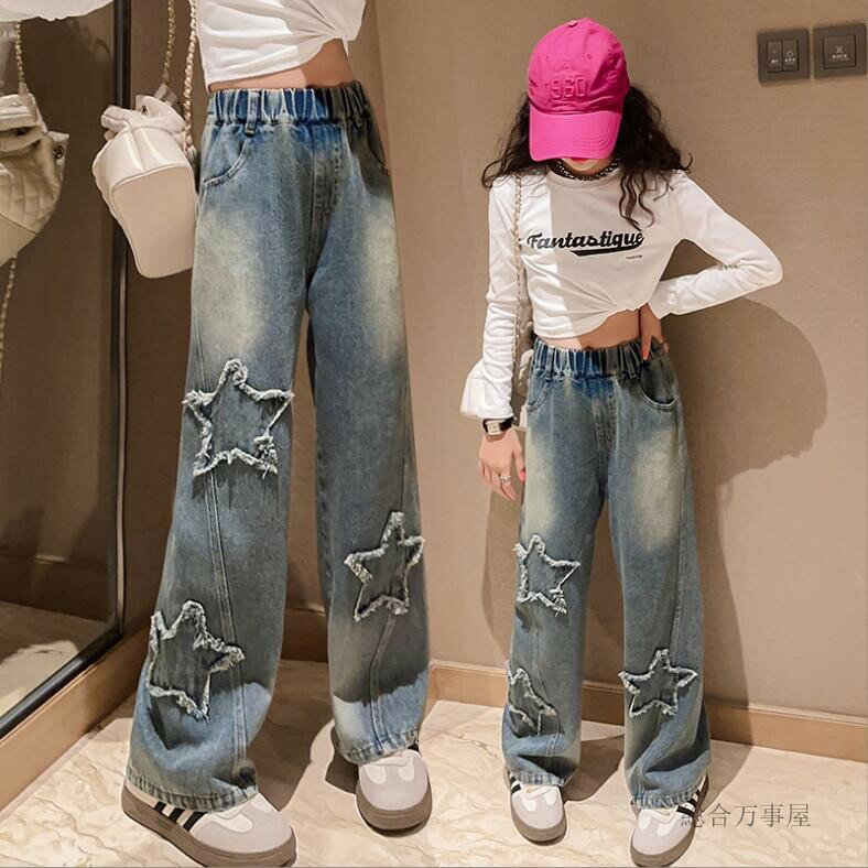 商品名 子供 デニムワイドパンツ tong-1147a 商品詳細 内容：パンツ 伸縮性：なし 生地の厚み：ふつう ウエストゴム仕様 身長：123CM　着用サイズ：130CM 　お勧め リラックスしながらも、オシャレに見えるシルエット自慢のデ...