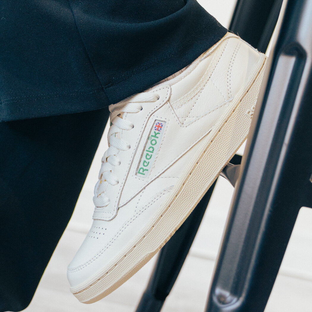 ITEMDETAIL ・Brand Reebok ・Model CLUB C 85 VINTAGE ・Color TOP-CHALK ・FABRIC レザー ・Description of item Reebokクラシックモデルでテニス仕様...