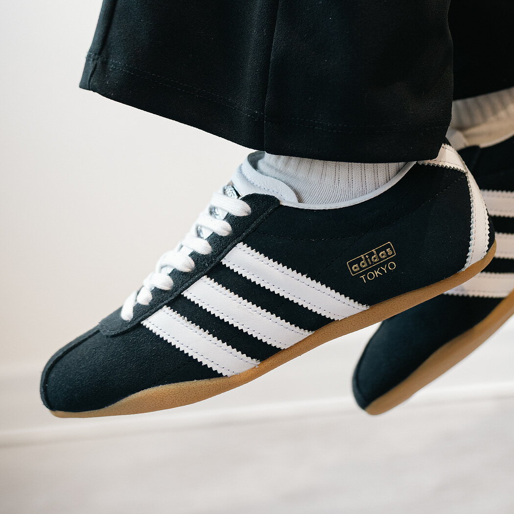 ITEM DETAIL 東京の名を冠したシューズで、レトロなムードを足元に。ビンテージライクな表情とモダンさを併せ持つ、ソフトなスエードアッパーを採用したスリムなロープロシューズです。アウトソールには、アスファルトやコンクリートの路面でも安...