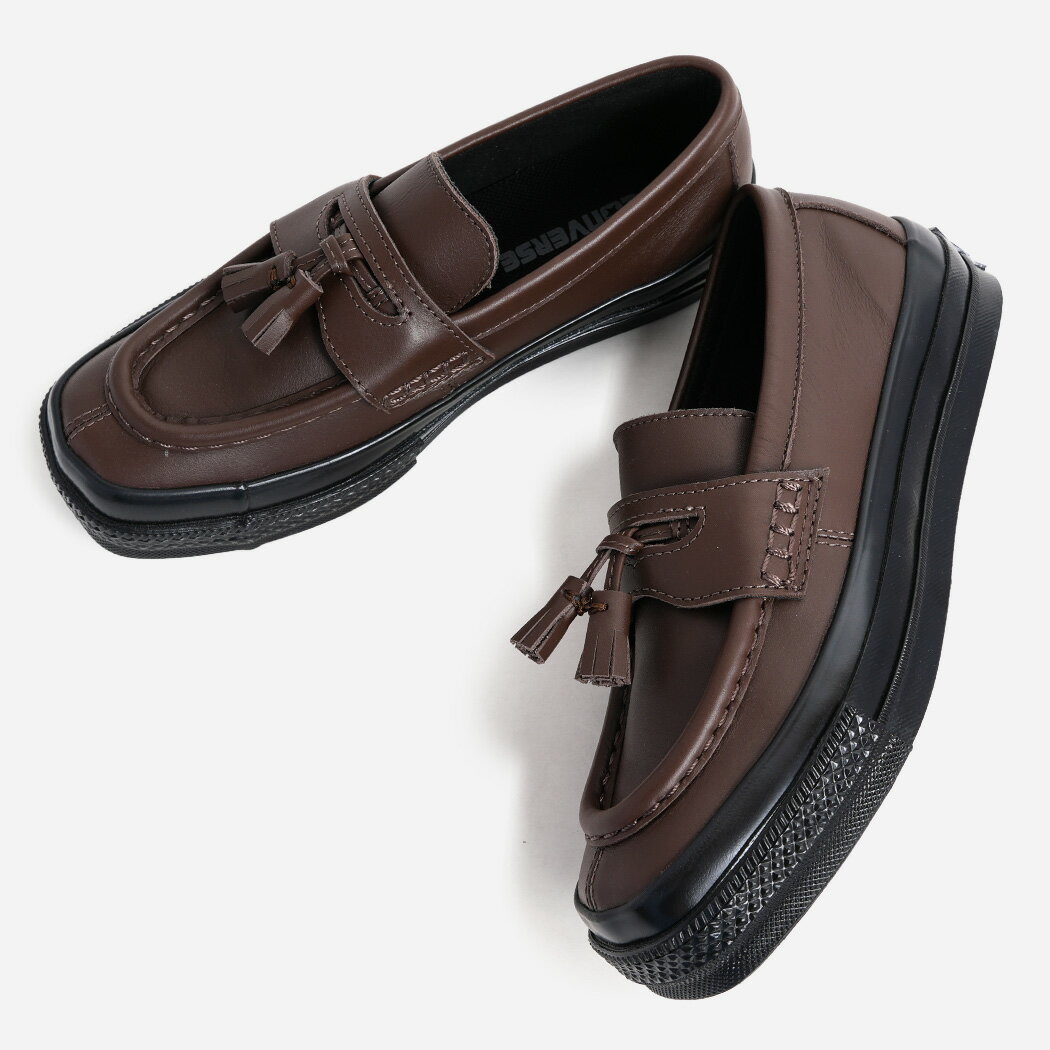 ITEM DETAIL スクエアトウのレザーシューズをモチーフにした「オールスター スクエアトウ」のパターンアレンジモデル。ローファーパターンを採用し、取り外し可能なタッセルパーツで気分に合わせたアレンジが可能です。アッパーにはほどよいツヤ...