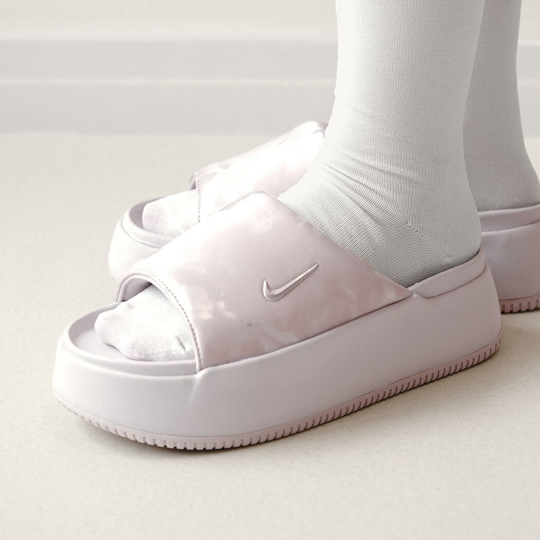 ITEM DETAIL 世界中のスニーカーカルチャーを牽引し続けるトップブランド『NIKE』から、これまでのスポーツサンダルの概念を覆す洗練された一足が到着しました。ミニマルな美しさと現代的なシルエットを融合させ、ファッショニスタからも熱い...