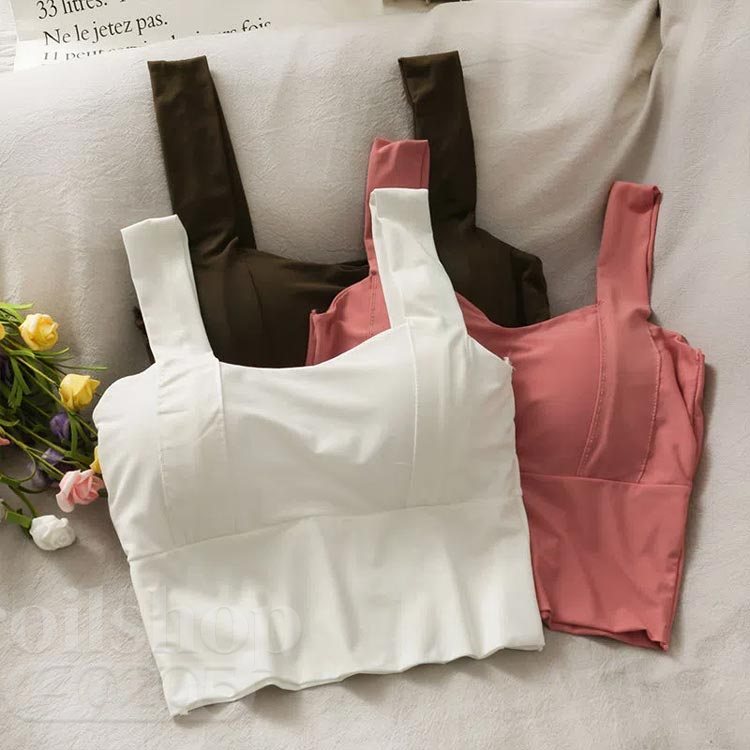 抜群なシンプルなデザイン。吸水速乾にもすぐれています。胸の揺れを軽減させて、正しい位置にキープして、クーパー靭帯の損傷を防ぎます。 脇高構造・のお肉流れを許さずバスト揺れをホールドして走っても揺れない構造。ヨガウェア・ピラティスウェア・ラン...