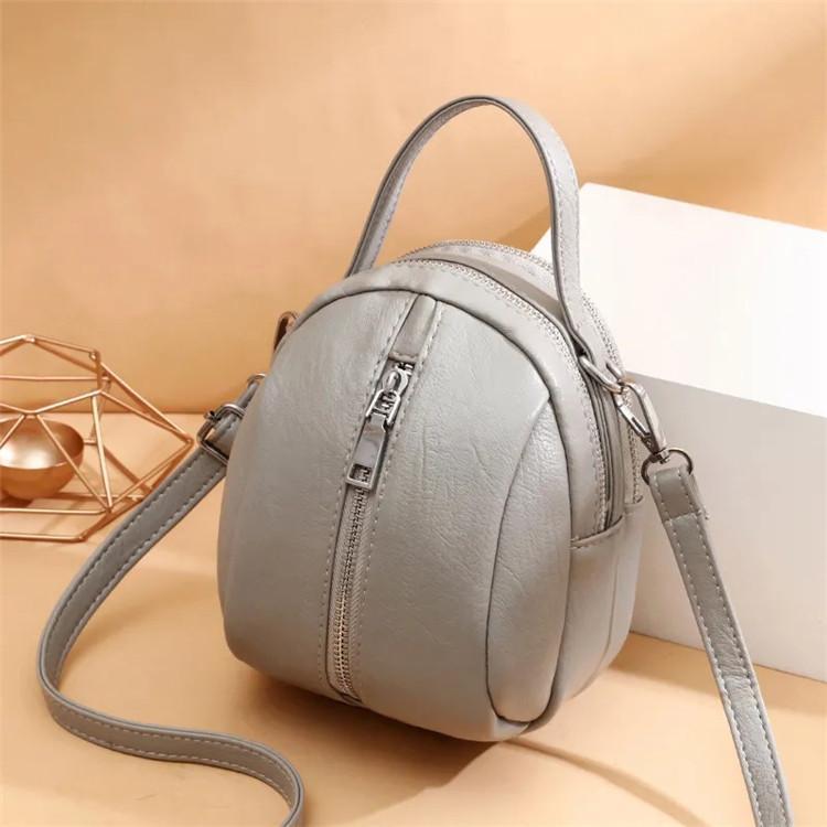 ■品名:レディースショルダーバッグ■素材（外側）:PU■素材（内側）:PU■サイズ(約):横15cm、縦19cm、マチ5cm■開閉式:ファスナー式■収納:鍵、ティッシュ、化粧品、財布、スマホなど■A4対応:不可treflestoreの人気検...