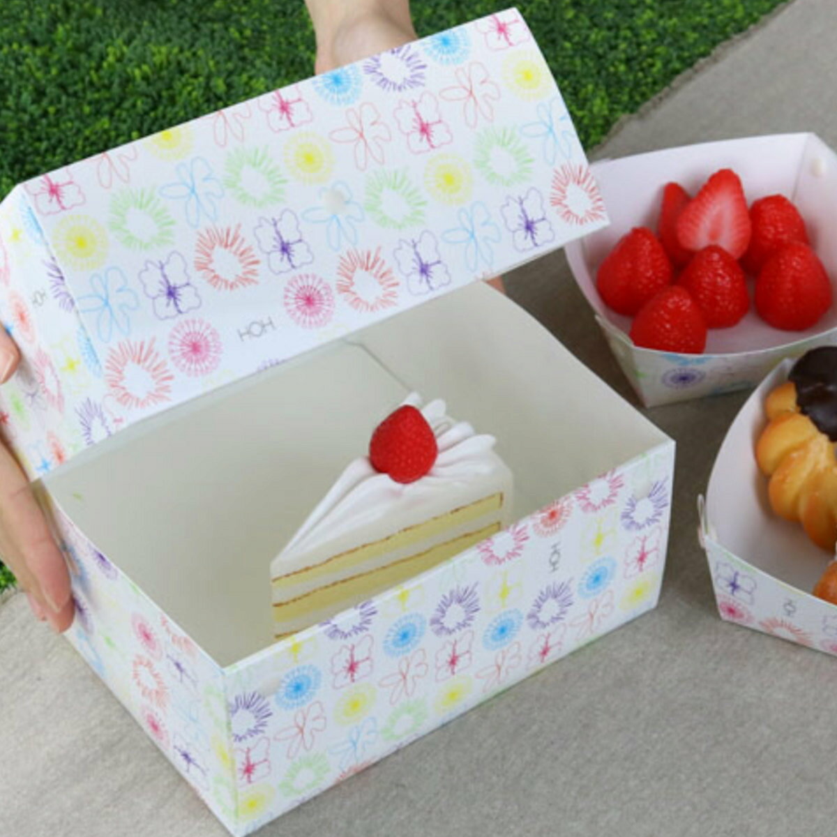 サイズ製品サイズ（組立時）：約 幅20.5×奥行22×高さ9.5（cm）中敷：約 縦19.8×横20.3（cm）パッケージサイズ：約 幅23.5×奥行36×高さ2（cm）重量約 200g容量約 3.5L内容量1個材質本体、中敷：ポリプロピレ...