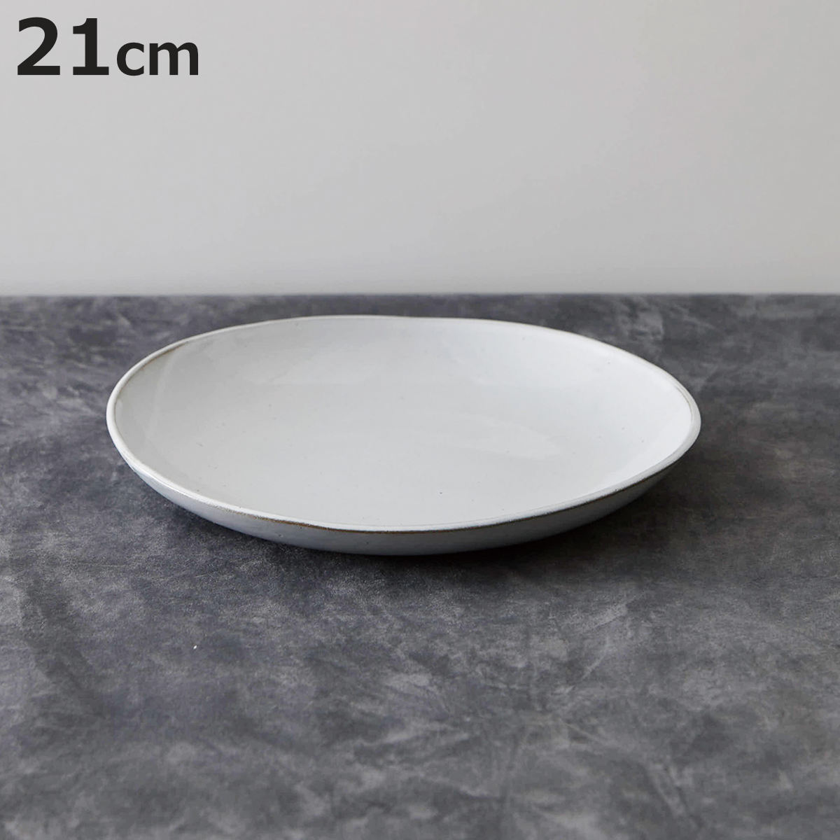 サイズ約 高さ3.5（cm）直径：約 21（cm）重量約 317g内容量1枚材質陶器（笠間焼）生産国日本製食器洗い乾燥機使用不可電子レンジ使用不可区分返品・キャンセル区分（小型商品）ギフトラッピングページを見る●無駄をそぎ落としたシンプルな...