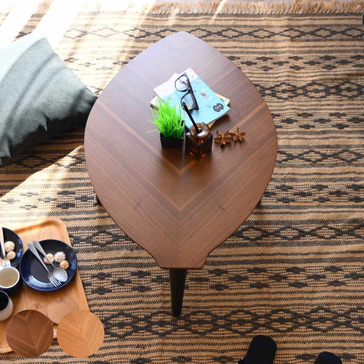 サイズ約 幅90×奥行60×高さ37（cm）折りたたみ時厚さ：11（cm）重量約 6kg内容量1台材質ブラウン：ウォールナット突板、ラバーナチュラル：オーク突板、ラバー種類ブラウン、ナチュラル生産国ベトナム製組立状態完成品注意事項※天然木（...