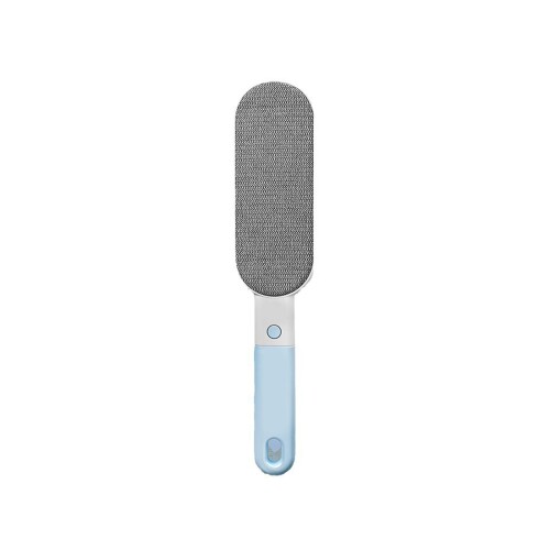 4 in 1 洋服ブラシ 糸くず 両面使用可能 埃取り 壁掛け 携帯に便利 静電除去服ブラシ 多機能 ヘア 犬 猫の毛 清潔 家庭用 高い耐久性 落下に耐える 服を傷めない 滑り止めハンドル 布団 ソファ 衣類などに対応 （1個 ブルー） ...