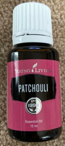 パチュリー 15ml 商品の説明 パチュリー エッセンシャルオイル 15ml ヤングリビング Young Living V6などのキャリアオイルを塗った後に塗布してください。1日3回、1回1時間を限度にディフューズしてください。 パチュリー...