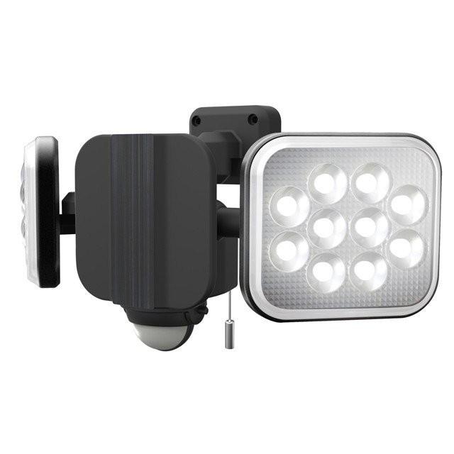 箱痛みのアウトレット品です。 【電池種類】 ■電源：AC100V電源（コード長：3m） ■消費電力：約25W（待機時：1.0W以下） 【用途】 ■探知センサーで自動点灯・自動消灯なので留守、不在時の侵入防止の防犯に。 ■家周りの便利な灯り。...